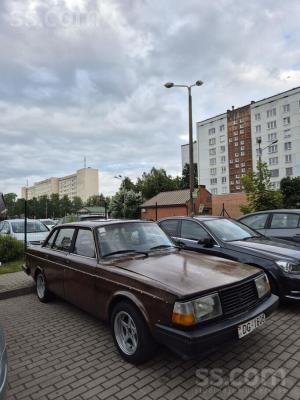 Brūns Volvo 244 1982 Rīga, ar dzinēja tilpumu 2.30 L un nobraukumu 280 tūkst. km par 4000 €, foto 9 vietnē AUTOMOTO.COM.LV