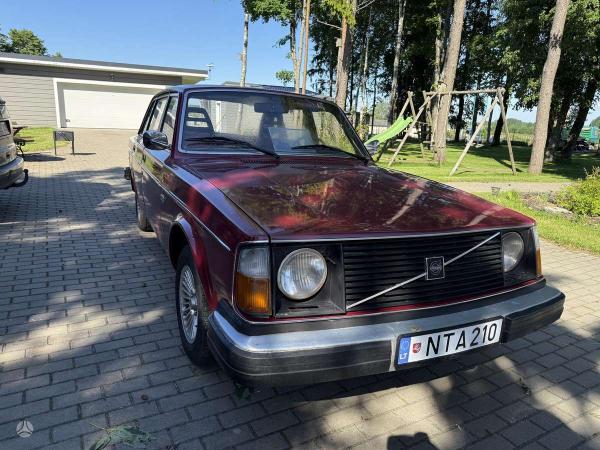 Sarkans Volvo 244 1975 Molėtai, ar dzinēja tilpumu 2.13 L un nobraukumu 226 tūkst. km par 4900 €, foto 2 vietnē AUTOMOTO.COM.LV