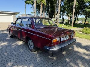 Sarkans Volvo 244 1975 Molėtai, ar dzinēja tilpumu 2.13 L un nobraukumu 226 tūkst. km par 4900 €, foto 5 vietnē AUTOMOTO.COM.LV