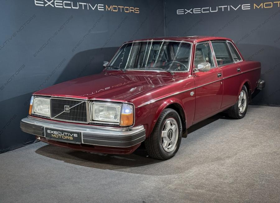 Red Volvo 244 1977 in Tallinn, with an engine capacity of 0.00 L and mileage of 0 thousand km for 7500 €, photo 14 on AUTOMOTO.COM.LV