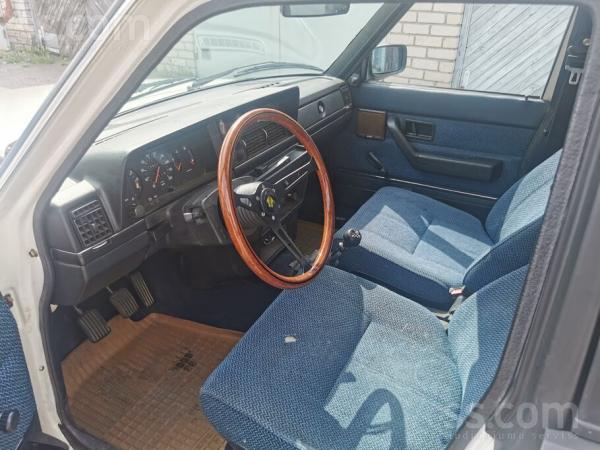 White Volvo 244 1987 in Riga, with an engine capacity of 2.30 L and mileage of 258 thousand km for 3900 €, photo 7 on AUTOMOTO.COM.LV