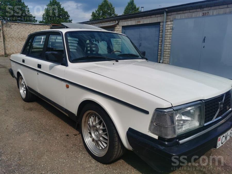 Balts Volvo 244 1987 Rīga, ar dzinēja tilpumu 2.30 L un nobraukumu 258 tūkst. km par 3900 €, foto 4 vietnē AUTOMOTO.COM.LV