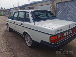 Balts Volvo 244 1987 Rīga, ar dzinēja tilpumu 2.30 L un nobraukumu 258 tūkst. km par 3900 €, foto 5 vietnē AUTOMOTO.COM.LV