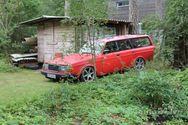 Red Volvo 245 1983 in Tallinn, with an engine capacity of 2.30 L and mileage of 0 thousand km for 3000 €, photo 3 on AUTOMOTO.COM.LV
