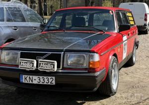 Красный Вольво 245 1989 в Рига, объемом двигателя 2.30 л и пробегом 411 тыс. км за 6000 €, фото  на AUTOMOTO.COM.LV