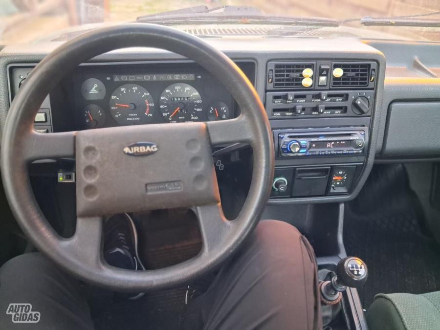 Zaļš Volvo 360 1985 Šauļi, ar dzinēja tilpumu 2.00 L un nobraukumu 194 tūkst. km par 1600 €, foto 9 vietnē AUTOMOTO.COM.LV