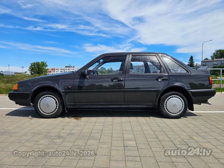 Grey Volvo 440 1989 in Riga, with an engine capacity of 1.70 L and mileage of 117 thousand km for 2900 €, photo 9 on AUTOMOTO.COM.LV