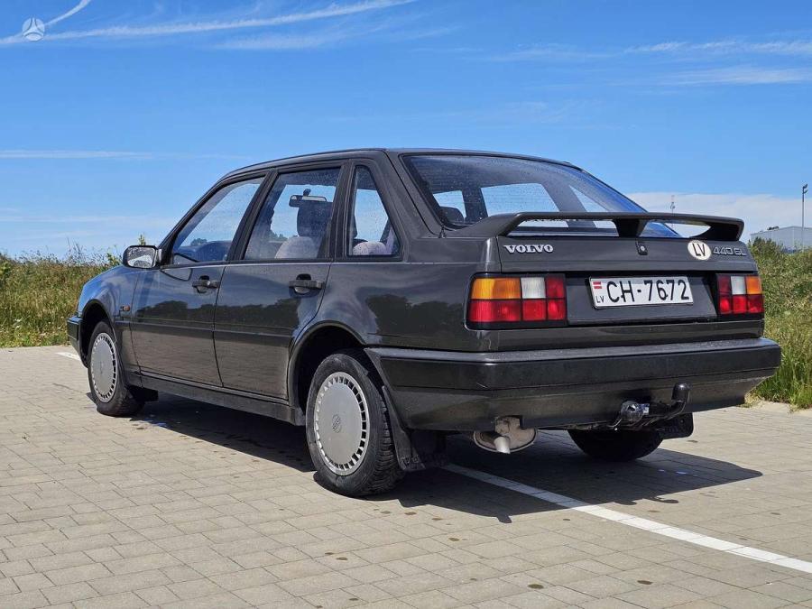 Grey Volvo 440 1989 in Riga, with an engine capacity of 1.72 L and mileage of 117 thousand km for 2900 €, photo 8 on AUTOMOTO.COM.LV