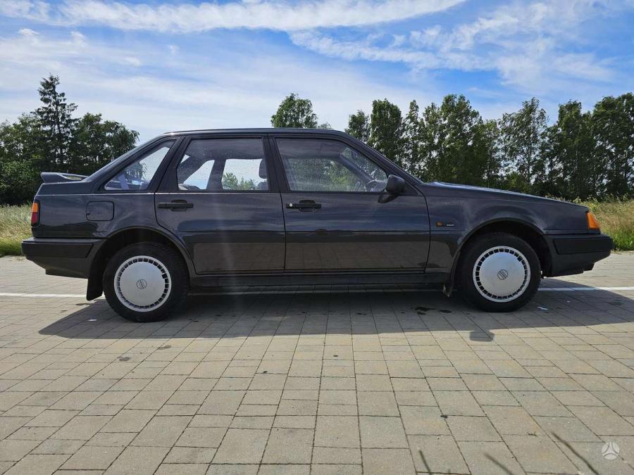 Grey Volvo 440 1989 in Riga, with an engine capacity of 1.72 L and mileage of 117 thousand km for 2900 €, photo 11 on AUTOMOTO.COM.LV