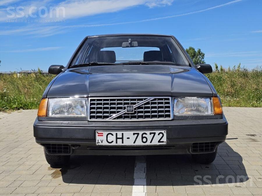 Серый Вольво 440 1989 в Рига, объемом двигателя 1.70 л и пробегом 118 тыс. км за 1700 €, фото 4 на AUTOMOTO.COM.LV