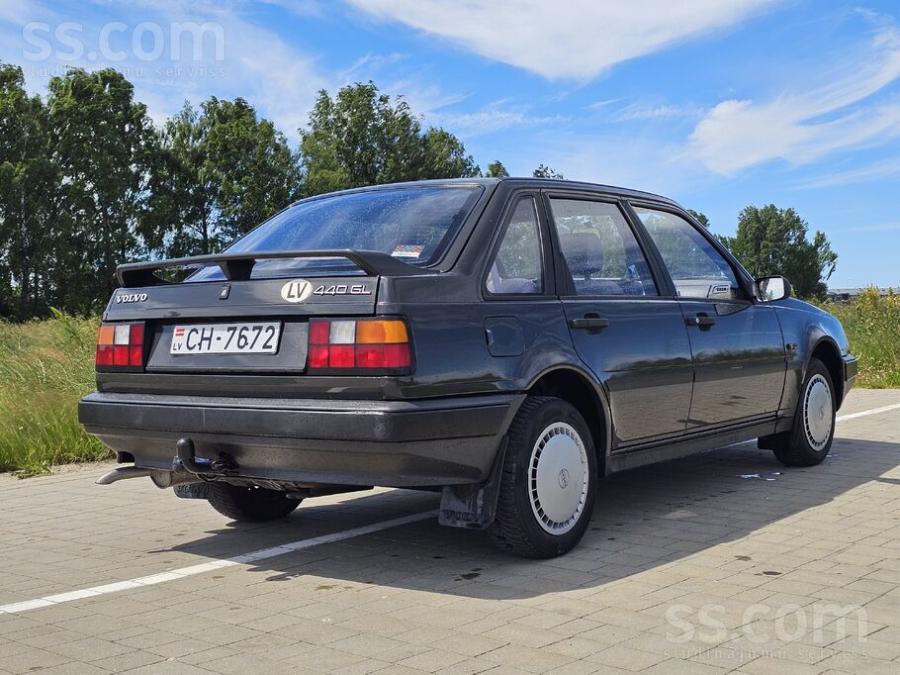 Серый Вольво 440 1989 в Рига, объемом двигателя 1.70 л и пробегом 118 тыс. км за 1700 €, фото 9 на AUTOMOTO.COM.LV