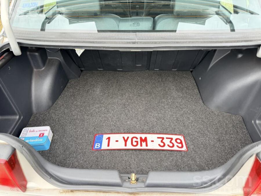 Grey Volvo 460 1996 in Riga, with an engine capacity of 1.80 L and mileage of 74 thousand km for 4995 €, photo 6 on AUTOMOTO.COM.LV