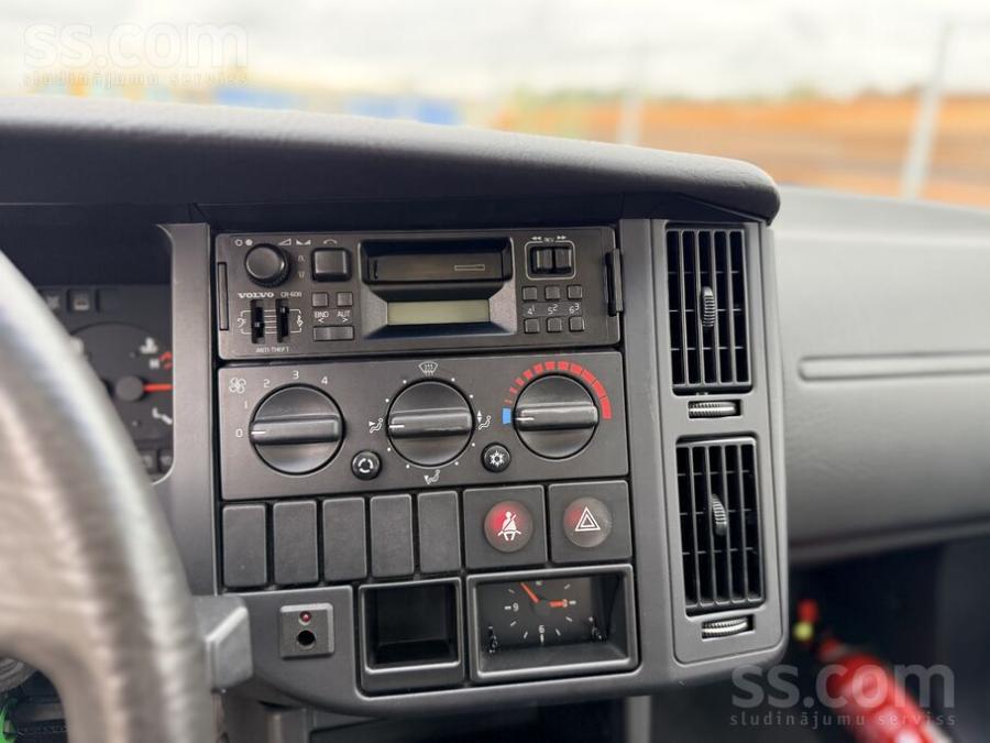 Grey Volvo 460 1996 in Riga, with an engine capacity of 1.80 L and mileage of 74 thousand km for 4995 €, photo 13 on AUTOMOTO.COM.LV