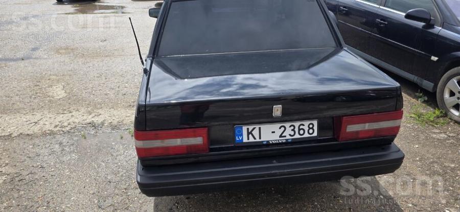 Black Volvo 740 1989 in Madona, with an engine capacity of 2.30 L and mileage of 536 thousand km for 3800 €, photo 4 on AUTOMOTO.COM.LV
