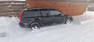 Black Volvo 740 2009 in Vilnius, with an engine capacity of 1.60 L and mileage of 332 thousand km for 740 €, photo 3 on AUTOMOTO.COM.LV