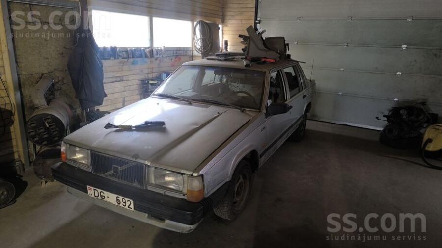 Blue Volvo 740 1986 in Tukums, with an engine capacity of 2.40 L and mileage of 333 thousand km for 2500 €, photo 1 on AUTOMOTO.COM.LV