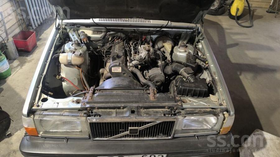 Blue Volvo 740 1986 in Tukums, with an engine capacity of 2.40 L and mileage of 333 thousand km for 2500 €, photo 5 on AUTOMOTO.COM.LV