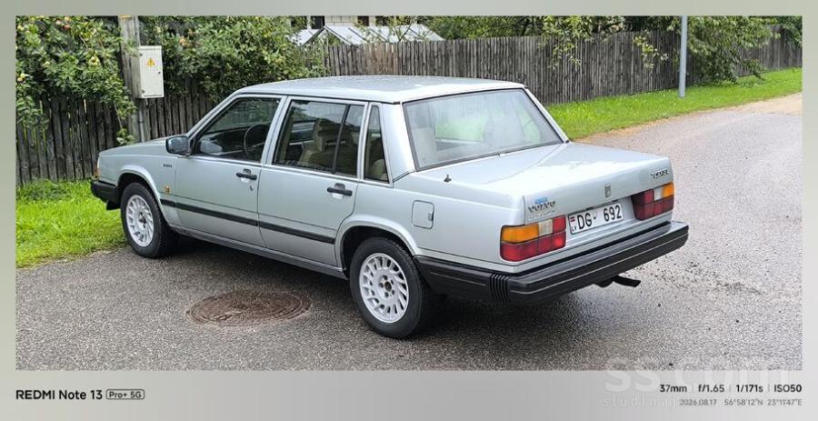 Grey Volvo 740 1986 in Tukums, with an engine capacity of 2.30 L and mileage of 333 thousand km for 4500 €, photo 5 on AUTOMOTO.COM.LV
