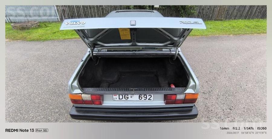 Grey Volvo 740 1986 in Tukums, with an engine capacity of 2.30 L and mileage of 333 thousand km for 4500 €, photo 9 on AUTOMOTO.COM.LV