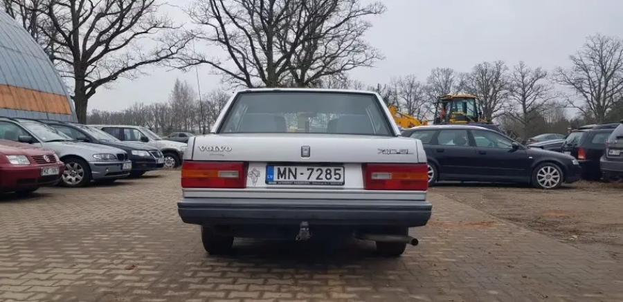 Pelēks Volvo 740 1990 Valmiera, ar dzinēja tilpumu 2.30 L un nobraukumu 369 tūkst. km par 3250 €, foto 5 vietnē AUTOMOTO.COM.LV