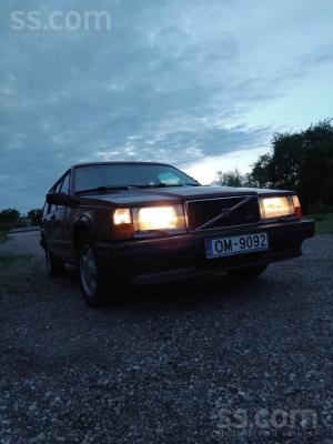 Sarkans Volvo 740 1989 Tukums, ar dzinēja tilpumu 2.30 L un nobraukumu 389 tūkst. km par 2950 €, foto 3 vietnē AUTOMOTO.COM.LV
