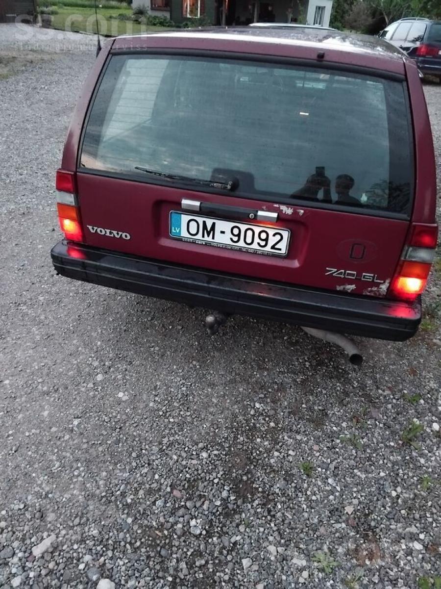 Sarkans Volvo 740 1989 Tukums, ar dzinēja tilpumu 2.30 L un nobraukumu 389 tūkst. km par 2950 €, foto 5 vietnē AUTOMOTO.COM.LV