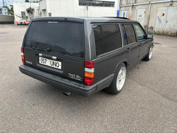 Volvo 740 1989 in Tallinn, with an engine capacity of 2.40 L and mileage of 368 thousand km for 4400 €, photo 3 on AUTOMOTO.COM.LV