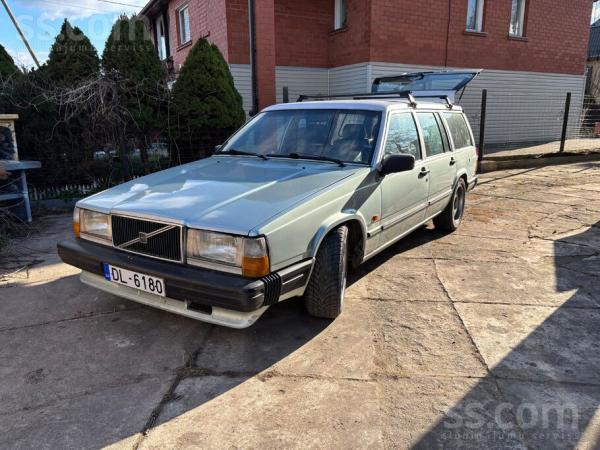 White Volvo 740 1987 in Jelgava, with an engine capacity of 2.30 L and mileage of 402 thousand km for 4500 €, photo 1 on AUTOMOTO.COM.LV