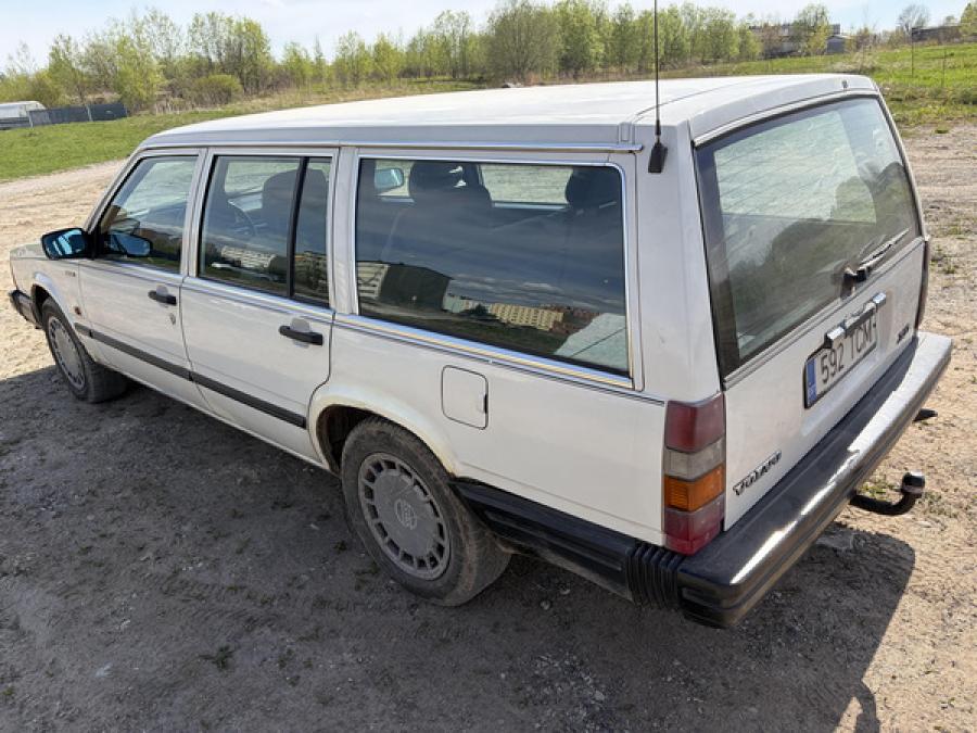 Balts Volvo 740 1988 Jehvi, ar dzinēja tilpumu 2.40 L un nobraukumu 233 tūkst. km par 3000 €, foto 4 vietnē AUTOMOTO.COM.LV