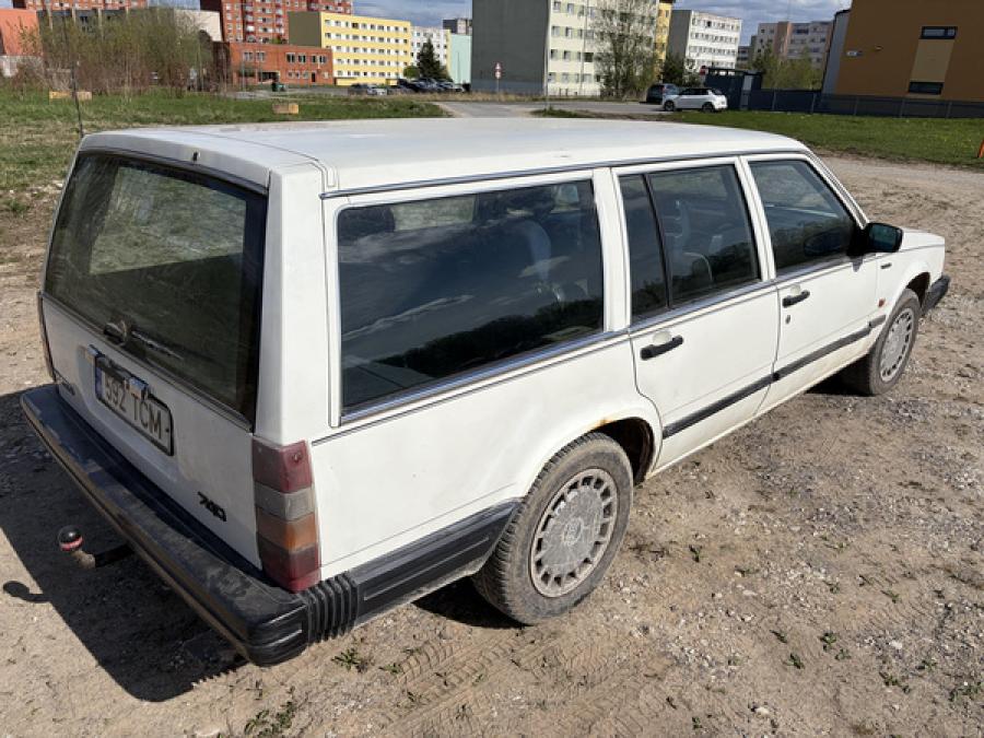 Balts Volvo 740 1988 Jehvi, ar dzinēja tilpumu 2.40 L un nobraukumu 233 tūkst. km par 3000 €, foto 5 vietnē AUTOMOTO.COM.LV