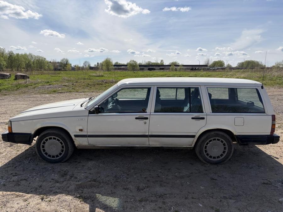 Balts Volvo 740 1988 Jehvi, ar dzinēja tilpumu 2.40 L un nobraukumu 233 tūkst. km par 3000 €, foto 22 vietnē AUTOMOTO.COM.LV