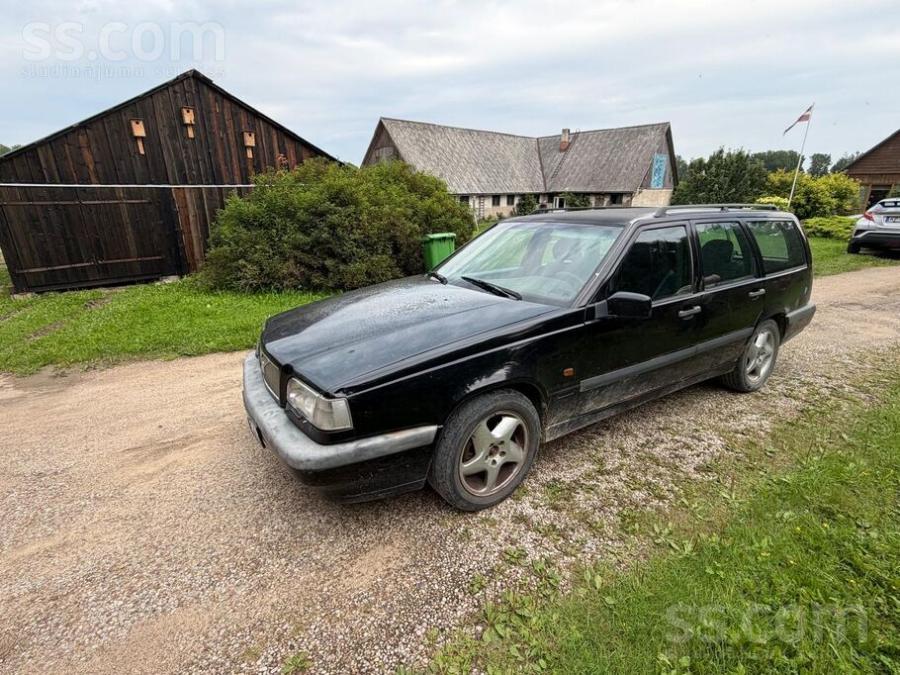 Melns Volvo 850 1996 Kuldīga, ar dzinēja tilpumu 2.40 L un nobraukumu 0 tūkst. km par 1500 €, foto 3 vietnē AUTOMOTO.COM.LV