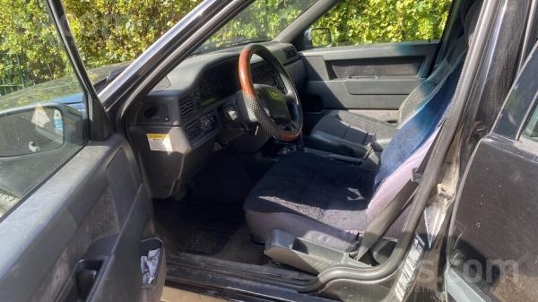 Melns Volvo 850 1996 Jūrmala, ar dzinēja tilpumu 2.50 L un nobraukumu 333 tūkst. km par 1500 €, foto 5 vietnē AUTOMOTO.COM.LV