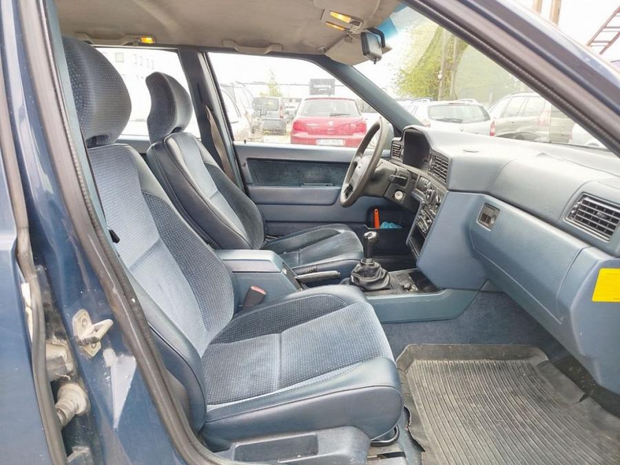 Blue Volvo 850 1996 in Tallinn, with an engine capacity of 2.40 L and mileage of 260 thousand km for 699 €, photo 14 on AUTOMOTO.COM.LV