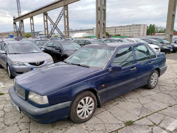 Синий Вольво 850 1996 в Таллин, объемом двигателя 2.40 л и пробегом 260 тыс. км за 699 €, фото 10 на AUTOMOTO.COM.LV