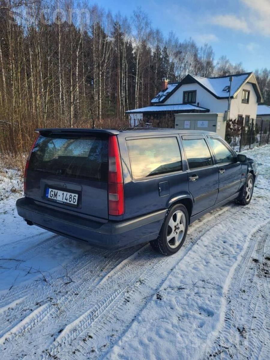 Zils Volvo 850 1994 Rīga, ar dzinēja tilpumu 2.00 L un nobraukumu 164 tūkst. km par 1800 €, foto 3 vietnē AUTOMOTO.COM.LV
