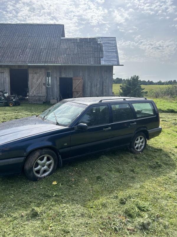 Zils Volvo 850 1995 Rīga, ar dzinēja tilpumu 2.40 L un nobraukumu 225 tūkst. km par 700 €, foto 9 vietnē AUTOMOTO.COM.LV