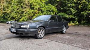 Grey Volvo 850 1994 in Vilnius, with an engine capacity of 2.44 L and mileage of 293 thousand km for 1200 €, photo  on AUTOMOTO.COM.LV
