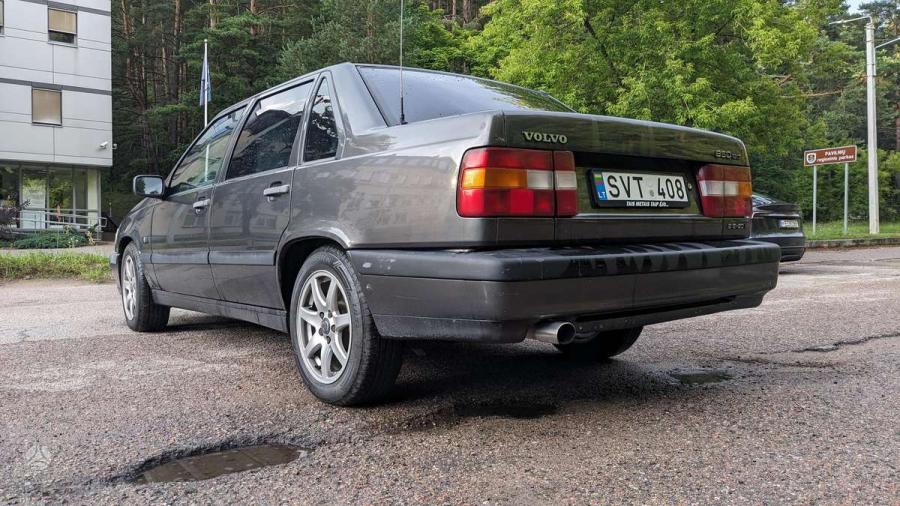 Pelēks Volvo 850 1994 Viļņa, ar dzinēja tilpumu 2.44 L un nobraukumu 293 tūkst. km par 1200 €, foto 6 vietnē AUTOMOTO.COM.LV