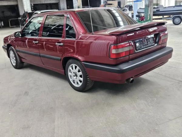 Red Volvo 850 1995 in Jekabpils, with an engine capacity of 2.40 L and mileage of 0 thousand km for 1500 €, photo 5 on AUTOMOTO.COM.LV