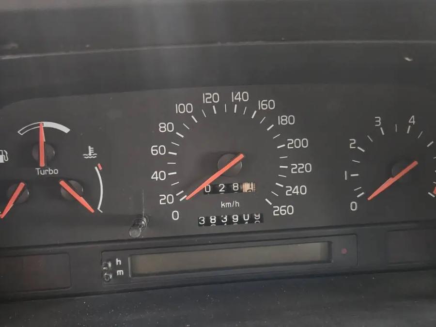 Красный Вольво 850 1995 в Екабпилс, объемом двигателя 2.40 л и пробегом 0 тыс. км за 1500 €, фото 10 на AUTOMOTO.COM.LV