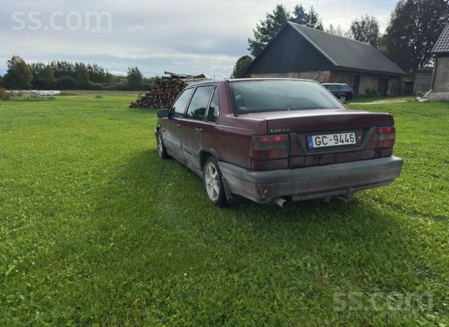 Red Volvo 850 1997 in Tukums, with an engine capacity of 2.50 L and mileage of 518 thousand km for 600 €, photo 1 on AUTOMOTO.COM.LV