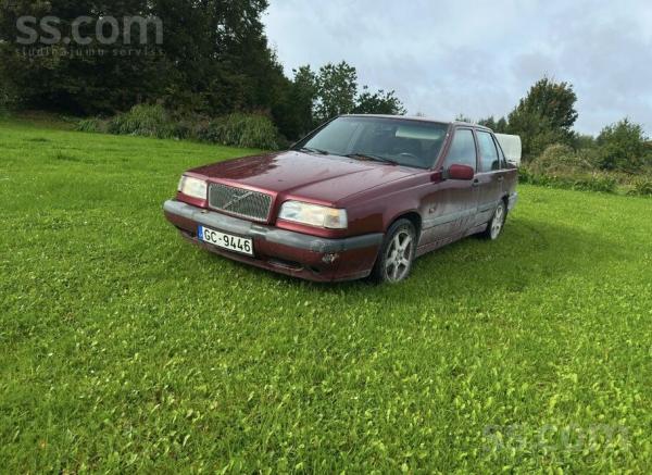 Volvo 850 1997 in Tukums on AUTOMOTO.COM.LV Red Volvo 850 1997 in Tukums, with an engine capacity of 2.50 L and mileage of 518 thousand km for 600 €, photo 3 on AUTOMOTO.COM.LV
