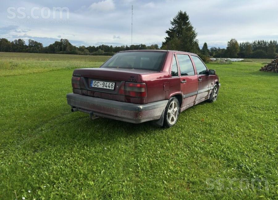 Red Volvo 850 1997 in Tukums, with an engine capacity of 2.50 L and mileage of 518 thousand km for 600 €, photo 5 on AUTOMOTO.COM.LV