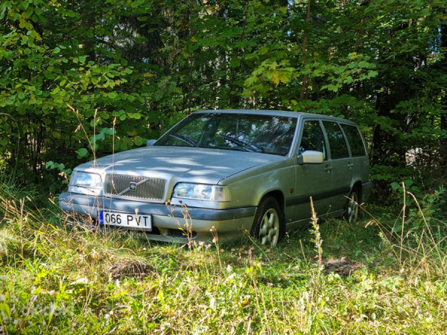 Красный Вольво 850 1996 в Тарту, объемом двигателя 0.10 л и пробегом 362 тыс. км за 2100 €, фото 13 на AUTOMOTO.COM.LV