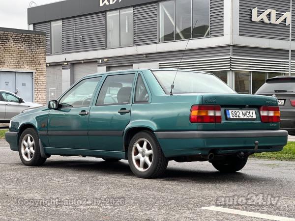 Volvo 850 1993 in Narva, with an engine capacity of 2.40 L and mileage of 256 thousand km for 999 €, photo 1 on AUTOMOTO.COM.LV