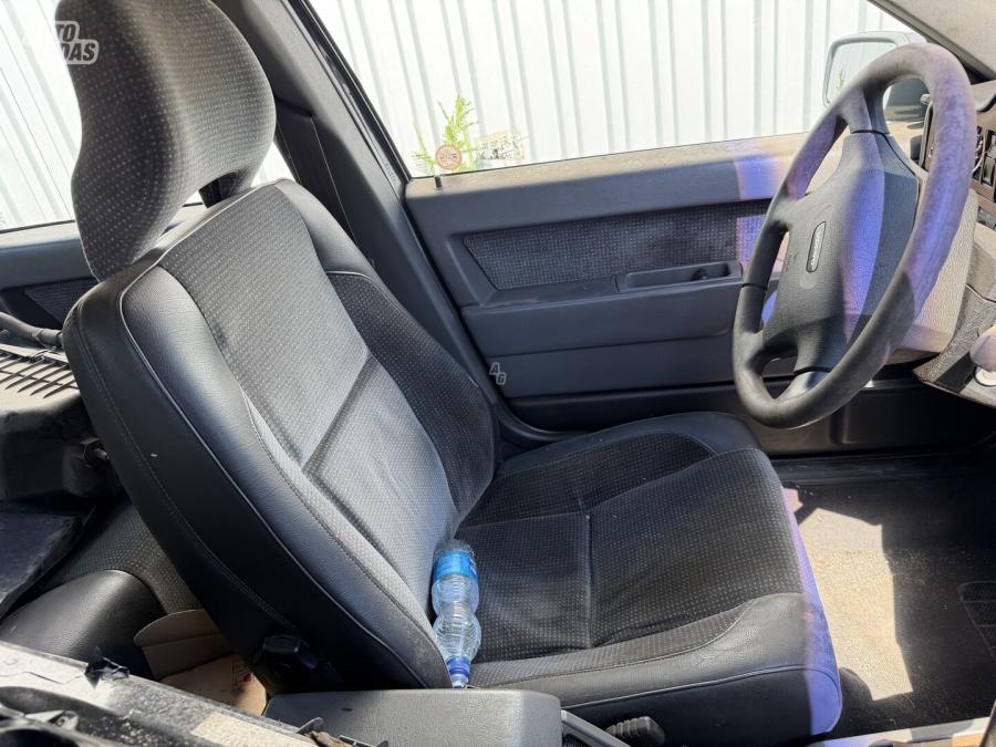 Volvo 850 1998 in Panevezys, with an engine capacity of 2.00 L and mileage of 3 thousand km for 450 €, photo 9 on AUTOMOTO.COM.LV