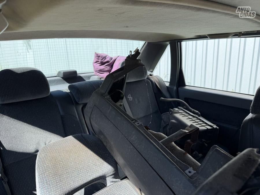Volvo 850 1998 in Panevezys, with an engine capacity of 2.00 L and mileage of 3 thousand km for 450 €, photo 12 on AUTOMOTO.COM.LV