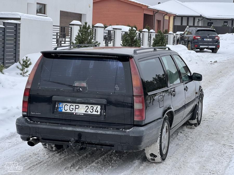 Volvo 850 1995 in Klaipeda, with an engine capacity of 2.00 L and mileage of 260 thousand km for 1350 €, photo 4 on AUTOMOTO.COM.LV
