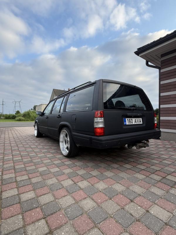 Volvo 940 1994 Elva vietnÄ Melns Volvo 940 1994 Elva, ar dzinÄja tilpumu 3.00 L un nobraukumu 414 tÅ«kst. km par 4500 ā¬, foto 8 vietnÄ AUTOMOTO.COM.LV